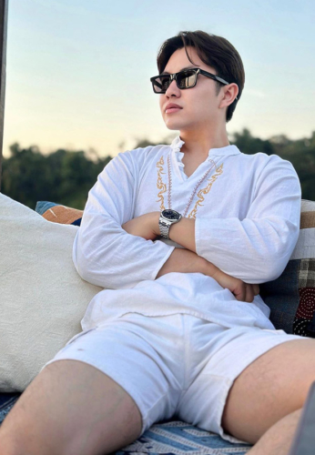 ประวัติ บ่าววิน Win William หนุ่มลาวสุดฮอต เจ้าของเพจ Vergin90