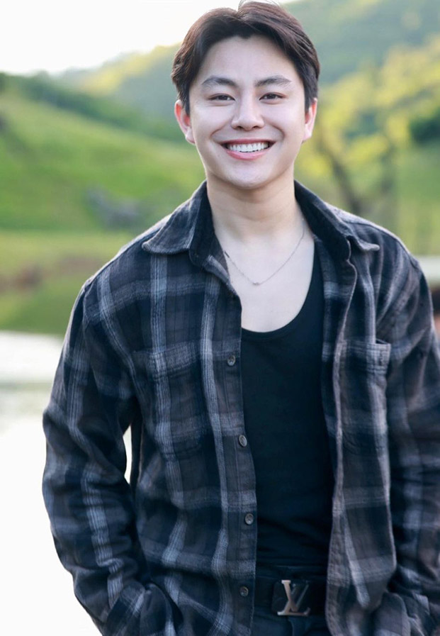 ประวัติ บ่าววิน Win William หนุ่มลาวสุดฮอต เจ้าของเพจ Vergin90