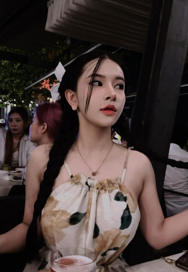 แจกวาร์ป Cornae Natcharee เน็ตไอดอลสาวมัดใจหนุ่มๆ ด้วยความเซ็กซี่