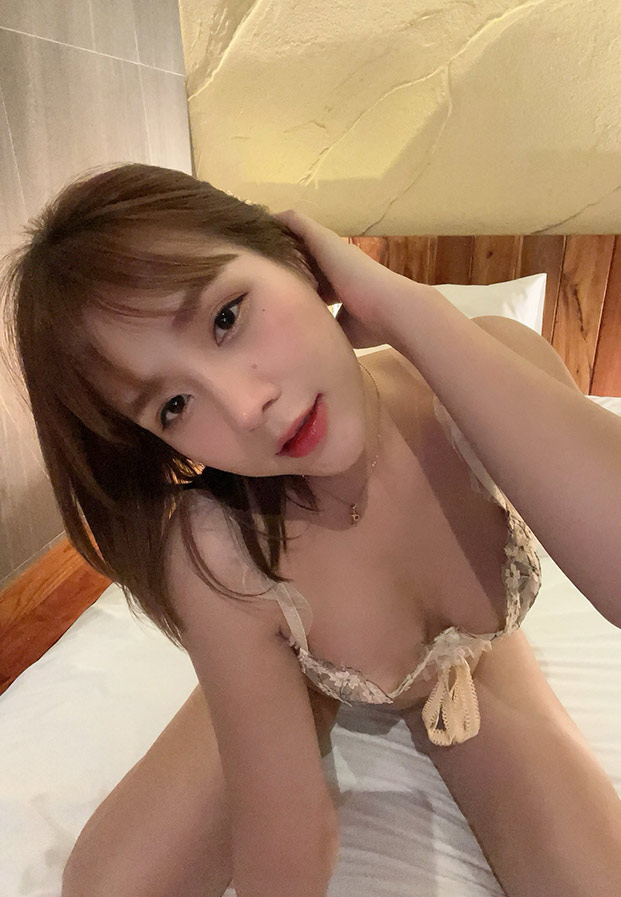 Muayyploy Onlyfans สาวสวยสายโชว์สุดเซ็กซี่ ผมสั้นดาวเด่น