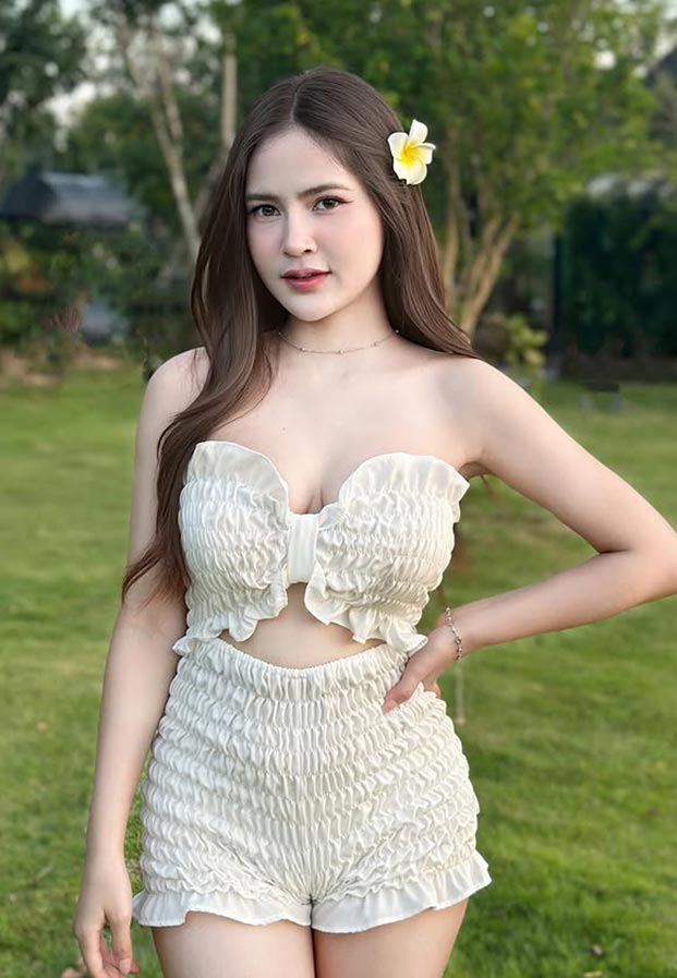Mina Saothong น้องมีนาสาวงานดี หน้าสวยใส หุ่นเอ็กโดนใจ